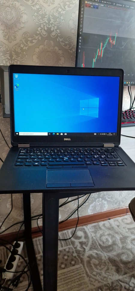 Dell core i7-6820HQ operativka 16gb ddr4 hotira 256gb m2ssd