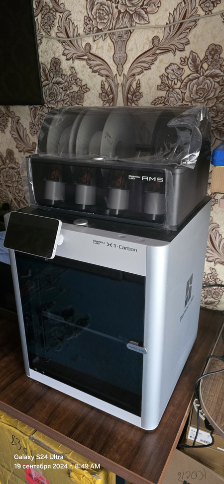 Продам 3д принтер  Bambu Lab X1CC