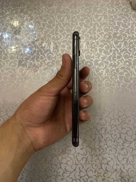 Iphone xs Black color