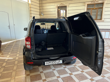 Tayota mini jeep srochna sotiladi faqat naxtka