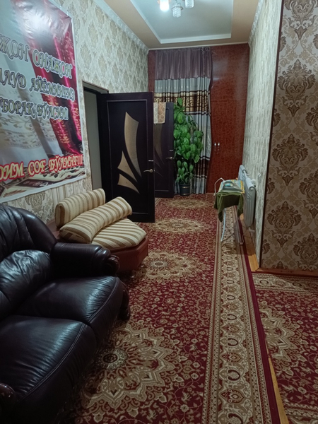 Ховли сотилади пед колеж