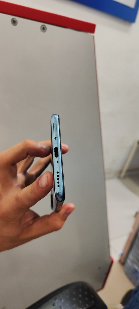 Poco F3.   8 256gb