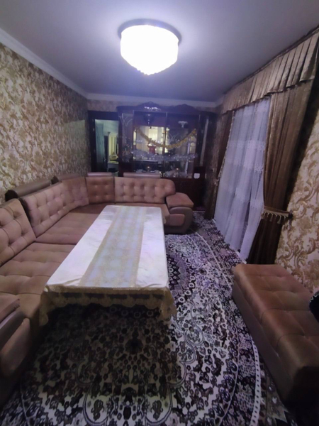 Уй сотилади 1-каватда жойлашган 2 хонали 3 хона килинган сквазной