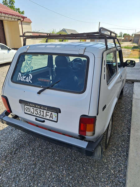 Lada Niva sotiladi