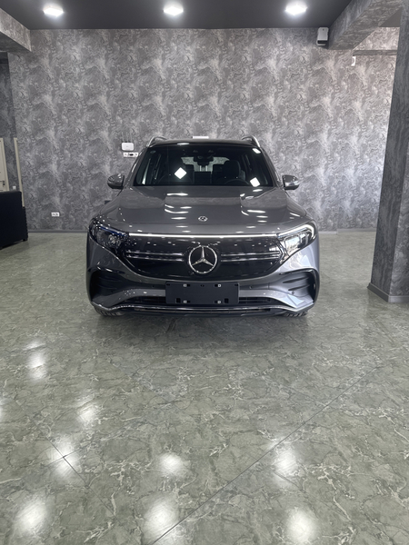 Mercedes Benz EQB 350
