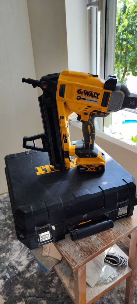Гвоздизабивной пистолет dewalt 890