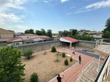 Продается отель (гостиница,хостел) Мирабадский р-н. 12 сот. Аэропорт.