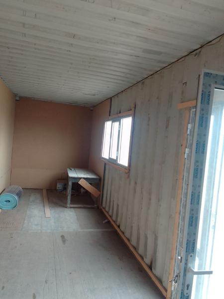 Kantenr sotiladi 2 100$