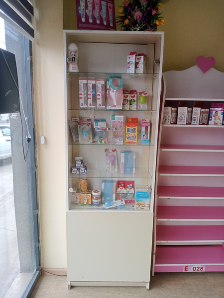 Dorixona mebel sotiladi mdf materialdan yasalgan
