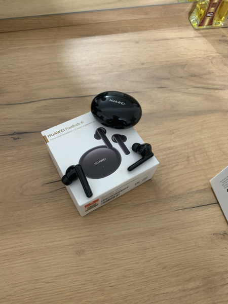 Huawei 4i FreeBuds