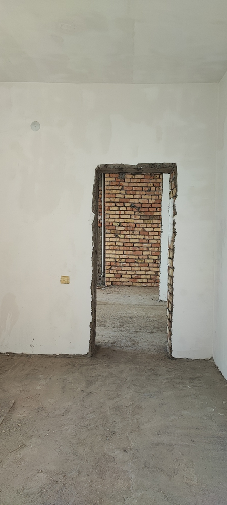 Срочно продам квартиру.яшнобод 2 хонали уй 6 этаж 61 КВ м.каробка .