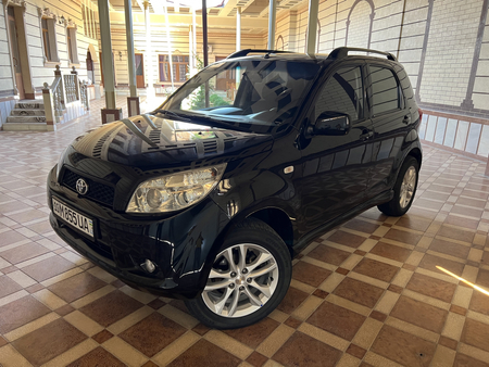 Tayota mini jeep srochna sotiladi faqat naxtka
