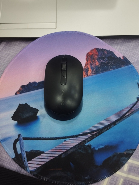 Noutbook lenovo ish va ofis uchun
