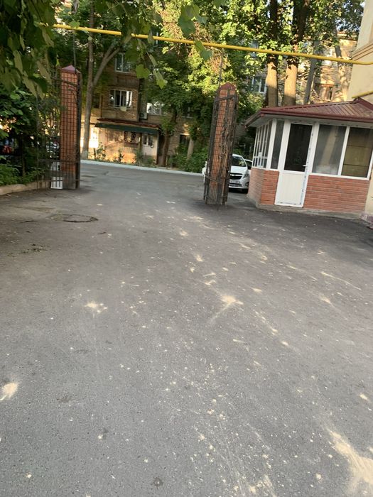 Некст улица бабура продам .Т. не торец закрытый даор срочно