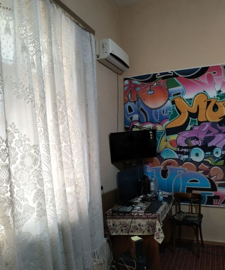 Сдаёт в аренду 1 ком.