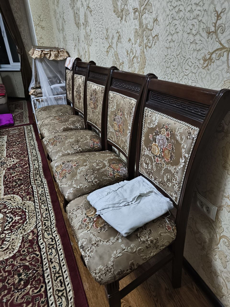 Stul 12 ta srochno sostoyaniye normalnie,ne slomannie,zvonite dogovori