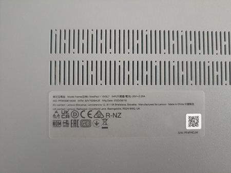Notbuk  LENOVO pachti noviy