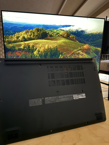 Acer aspire A315-55G-374F 4/1TB MX330