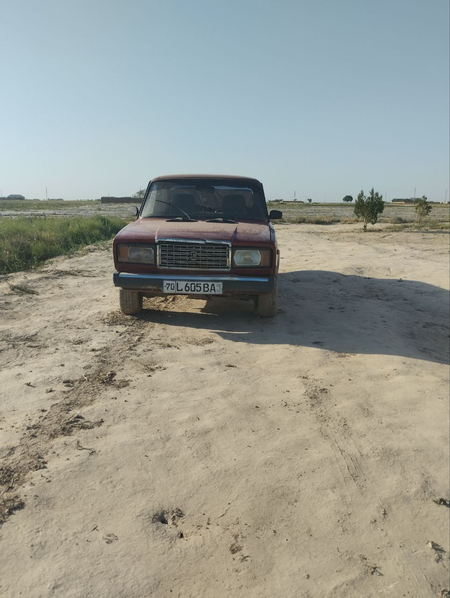 Vaz 2107 sotiladi