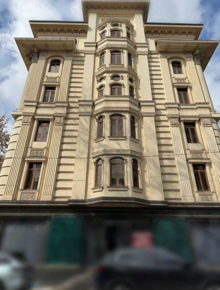 Продается Здания ЦУМ, парк 