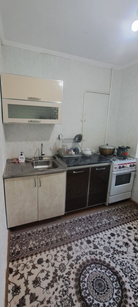 Срочно аренда 1ком кв 3мик 4 этаж