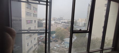Arenda Ofis uchun noturar bino yo\\\'l yuzida Aeraport mo\\\'sti oldida