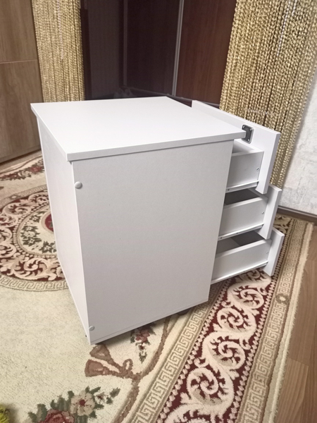 Тумба в спальню.