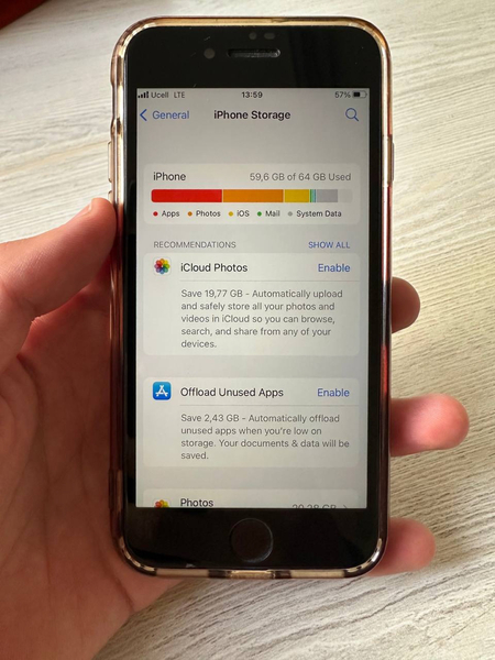 iPhone SE сотилади