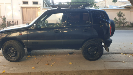 Shevrolet Niva 4x4 radnoy kraska