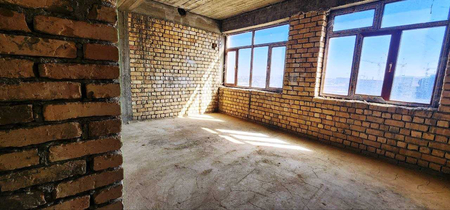 ул Гагарина 4 ком 4этаж 5 этажный дом 140м2 коробка  63000 уе торг ест
