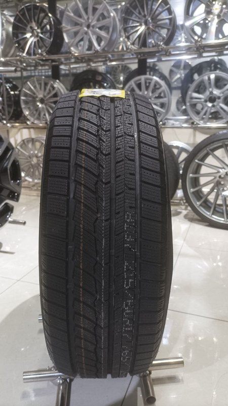 Balon shina AUSTONE SP-901 215/60R17