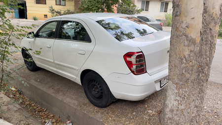 Chevrolet Cobalt 2014 Белый 3-позиция