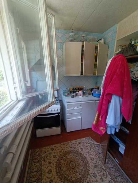 2 х кирпич площадь 57 м2 балкон 2 на 6 санузел раздельный 2/2 этаж.Ж/Д