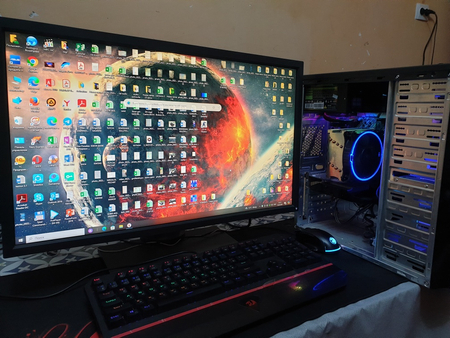 igravoy kompyuter i3 10100 ozu 16gb monitor 27lik benq 144ghz