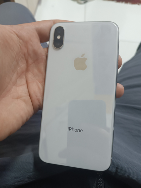 iPhone X в хорошем состоянии