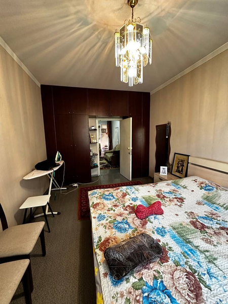 Чиланзар 5 2в3 комнатная Балкон 1.5*6 Зеркальная планировка