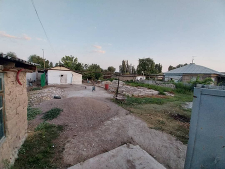 Yer sotiladi. 18,5 sotik. O'rtachirchiq tumanida Do'stlik mahalla