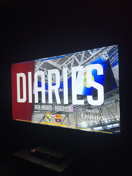 PlayStation 4 slim divan stol stullari bilan