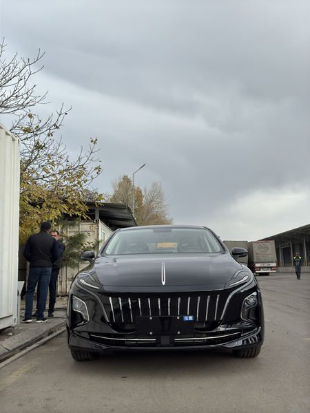 Hongqi EQM-5 500km full komplect