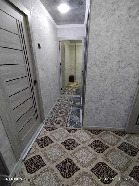 4 xonali xonadon sotiladi, hokimiyat yonida