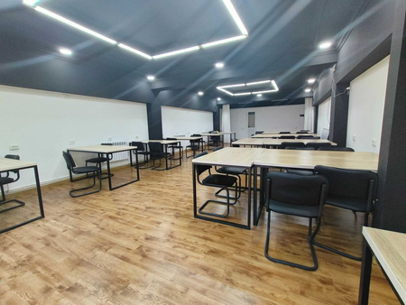 Офисы в коворкинг зоне + Юридический адрес. Аренда офиса / Coworking