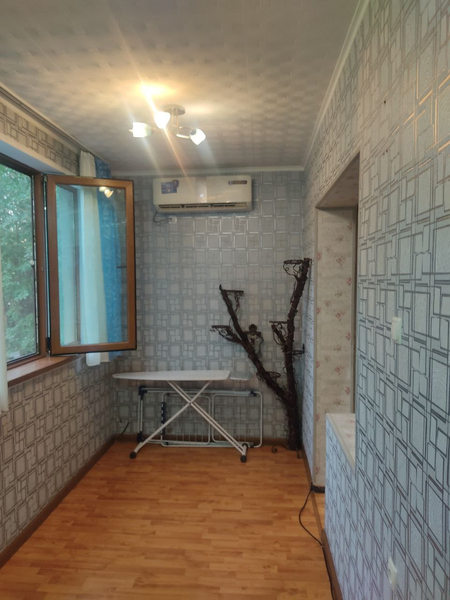 Юнусабад 14 квартал 4/2/5  100 кв.м орьентир София
