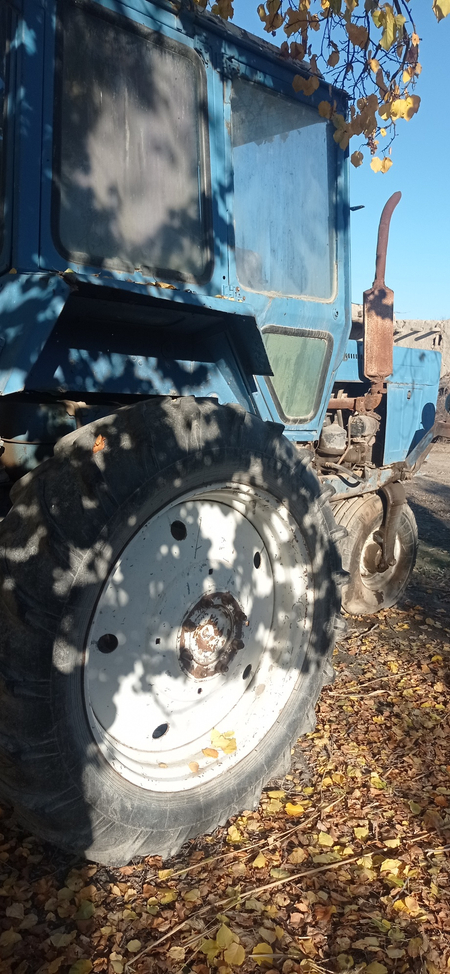 MTZ 80 traktor sotiladi