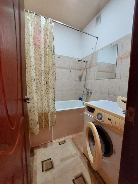 Продаю 2 ком квартира на 2 этаже 5 этажного дома. Авиосозлар 4.