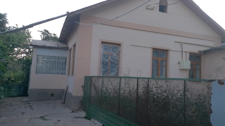 Продаются два дома на одном кадастре.