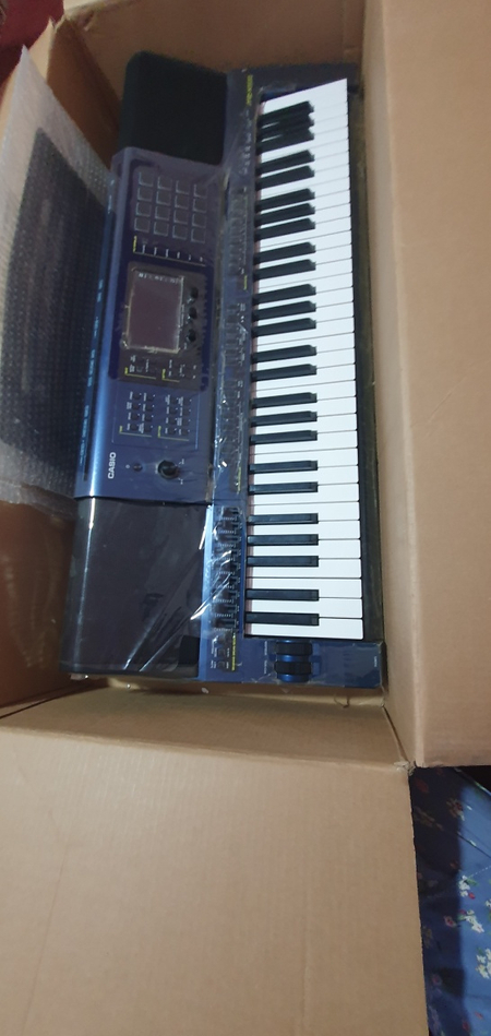Professional sintezator sotiladi, casio mz x500