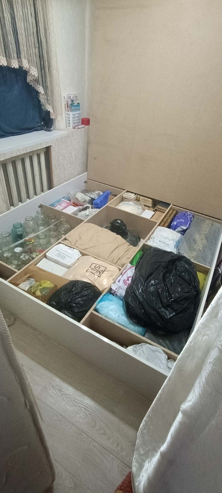 Продается двухспальная кровать с двумя тумбами