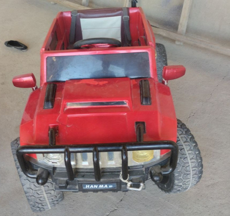 Detskiy elektromobil sotiladi