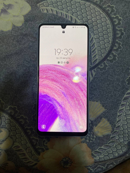 Samsung A33 6/128 ideal