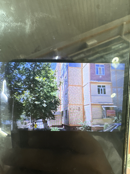 sergeli 4 da 1 xonali uy 2 etajda 38 kvadrat uy sotiladi
